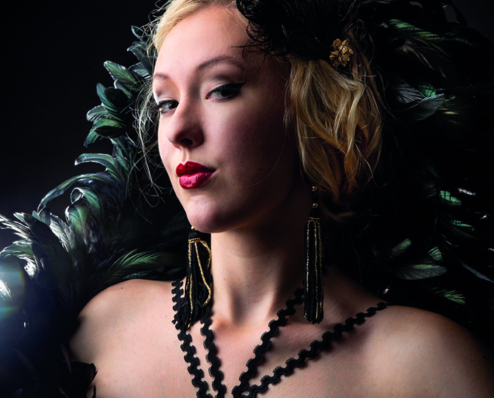 Burlesque: Das Corso Cabaret erobert die Bühne der Corso Barre.flect ...