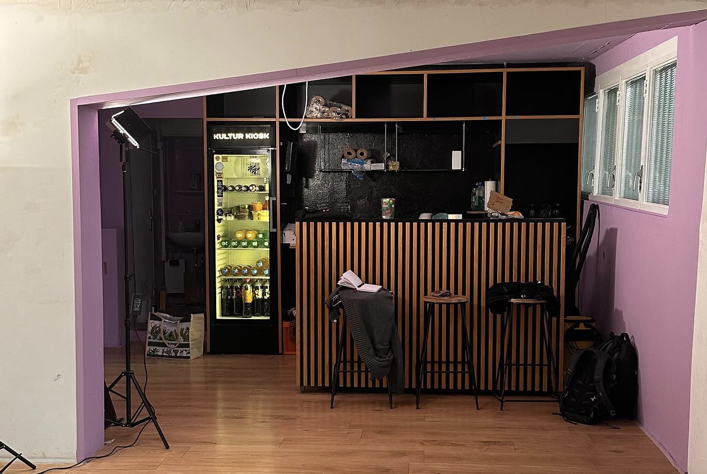 Queerer Kunst- und Kulturspace im Parkhaus Züblin: Utopia Kiosk - re.flect Stuttgartre.flect ...