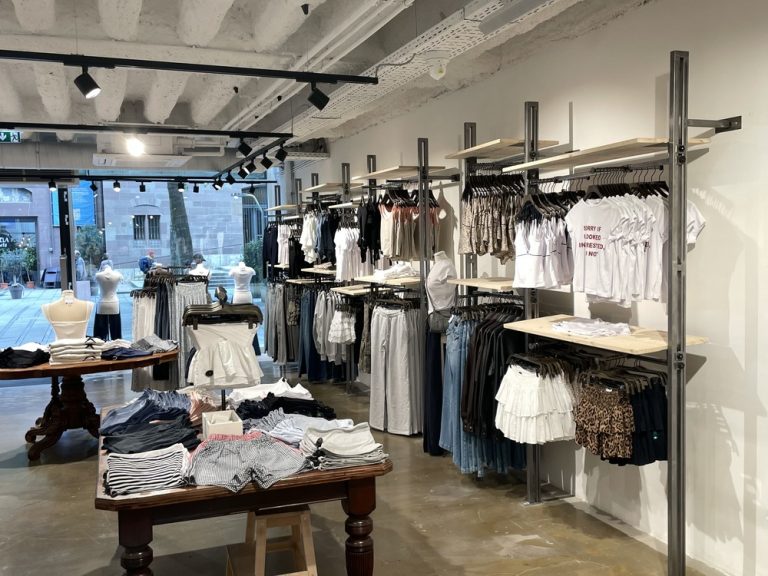 Italienisches Fashionlabel hält Einzug in die Königstraße: Subdued ...